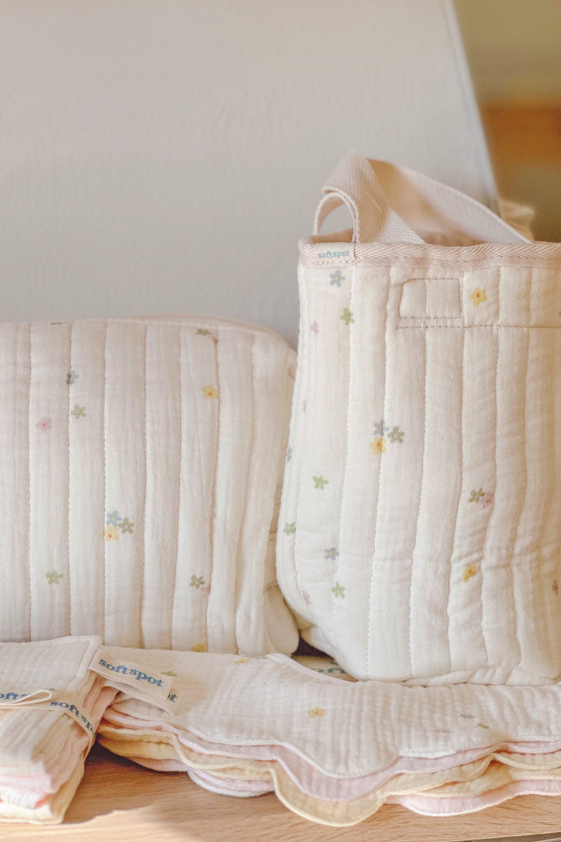 Soft Caddy – Daisies – Soft Spot Baby